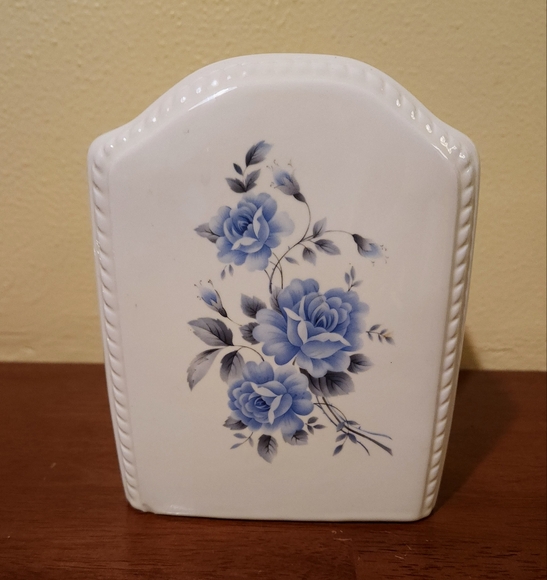 Vintage | Bath | Vintage 96s Square Ceramic Tissue Cover With Blue ...